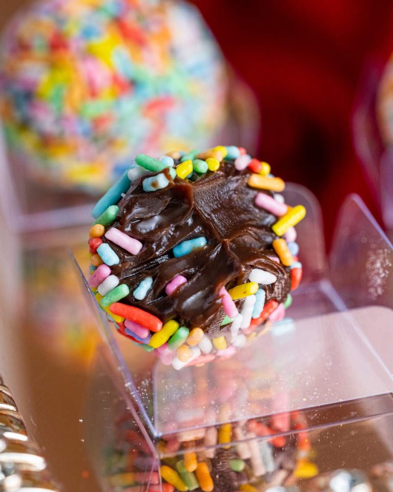 Brigadeiro Colorido – Bendito Salgado