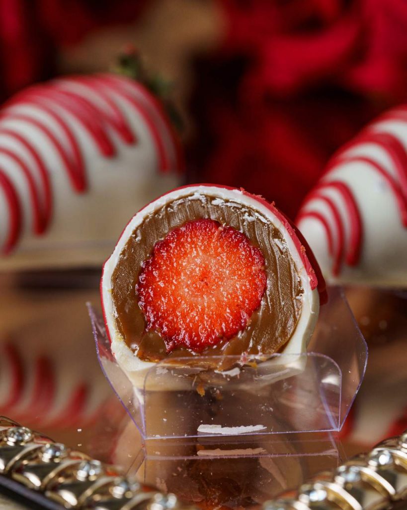 Morango Coberto Doce de Leite Branco – Bendito Salgado